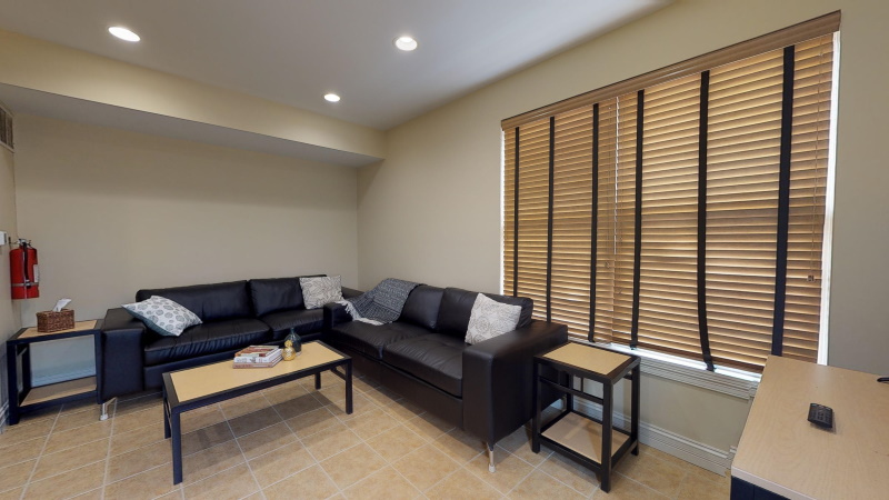 818 South Forest Unit A | Quality Student Housing