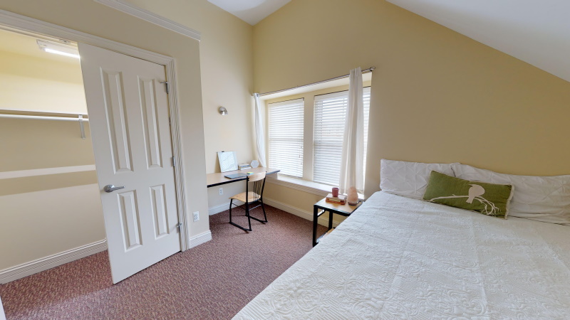 818 South Forest Unit A | Quality Student Housing